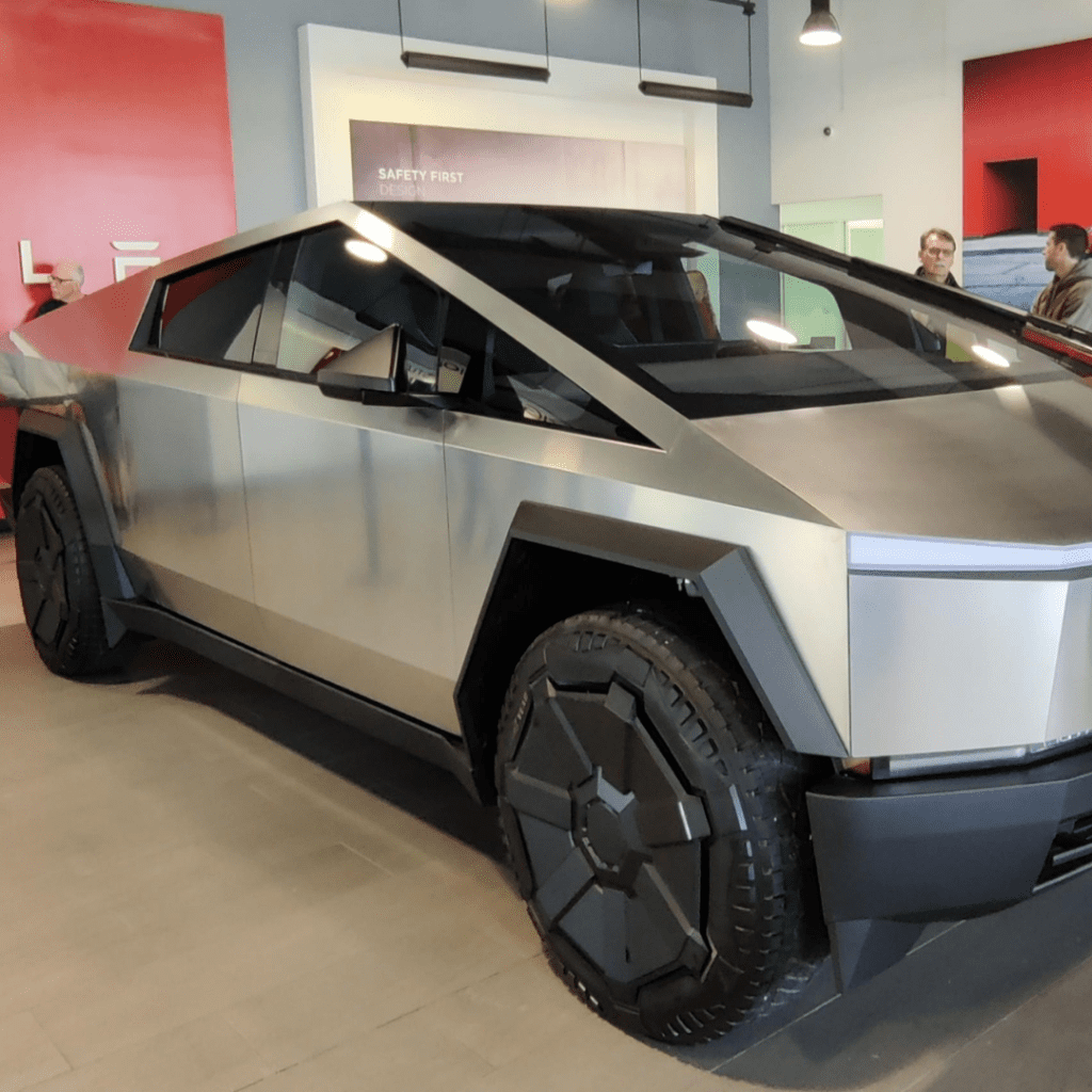 Tesla Takes a Bold Step into the Saudi EV Market by launching its ...